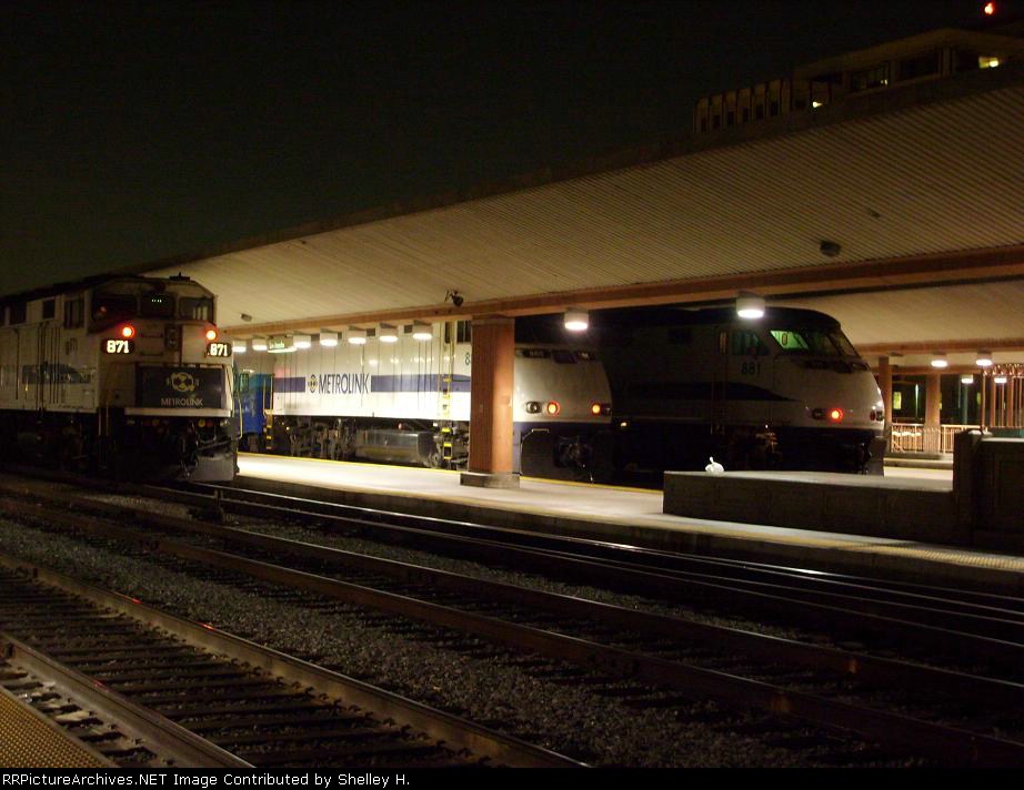 SCAX 871, 884, & 881 sitting in the station